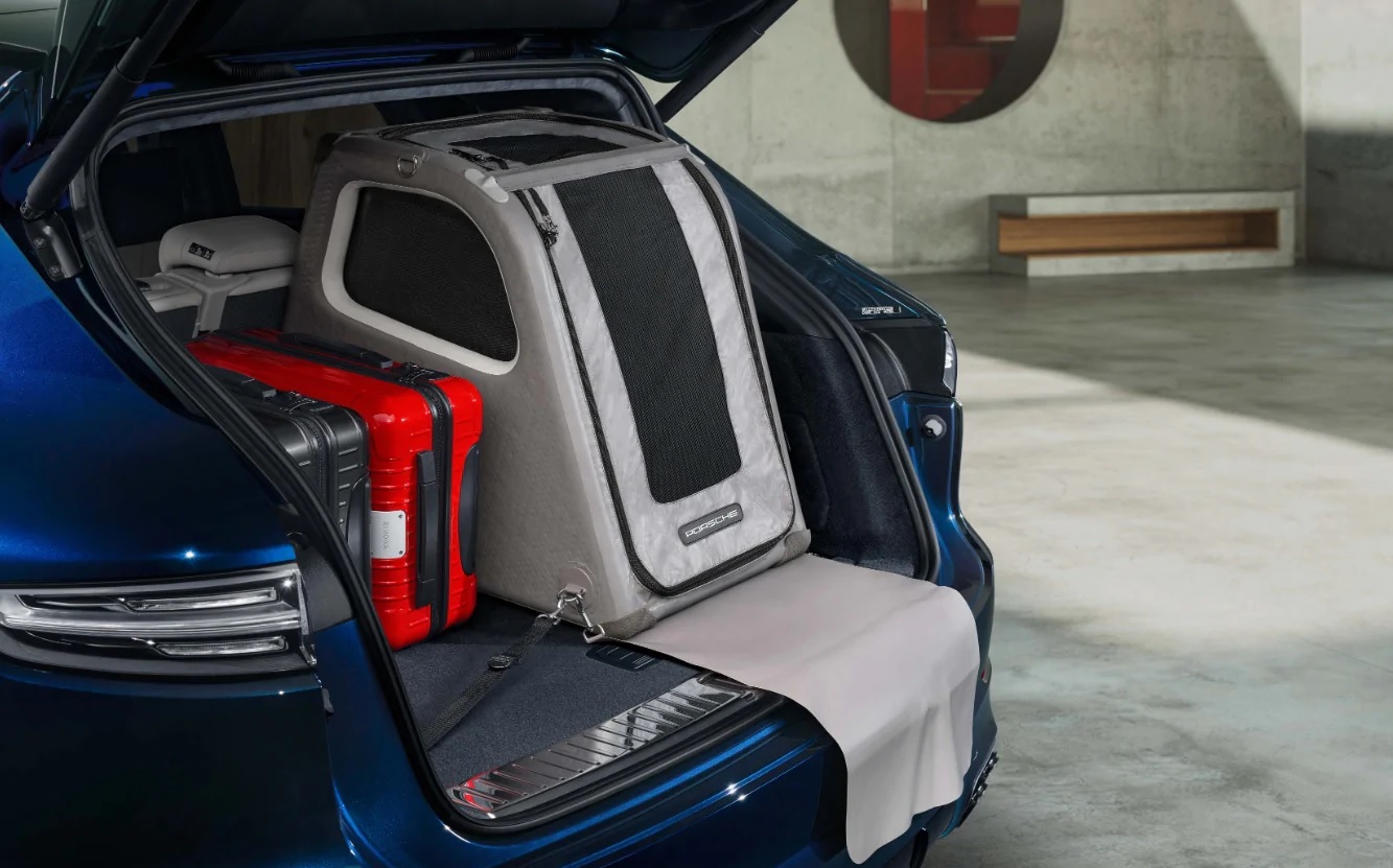 Dog Inflatable Box for Cargo - Cayenne & Macan. Porsche Doncaster ...