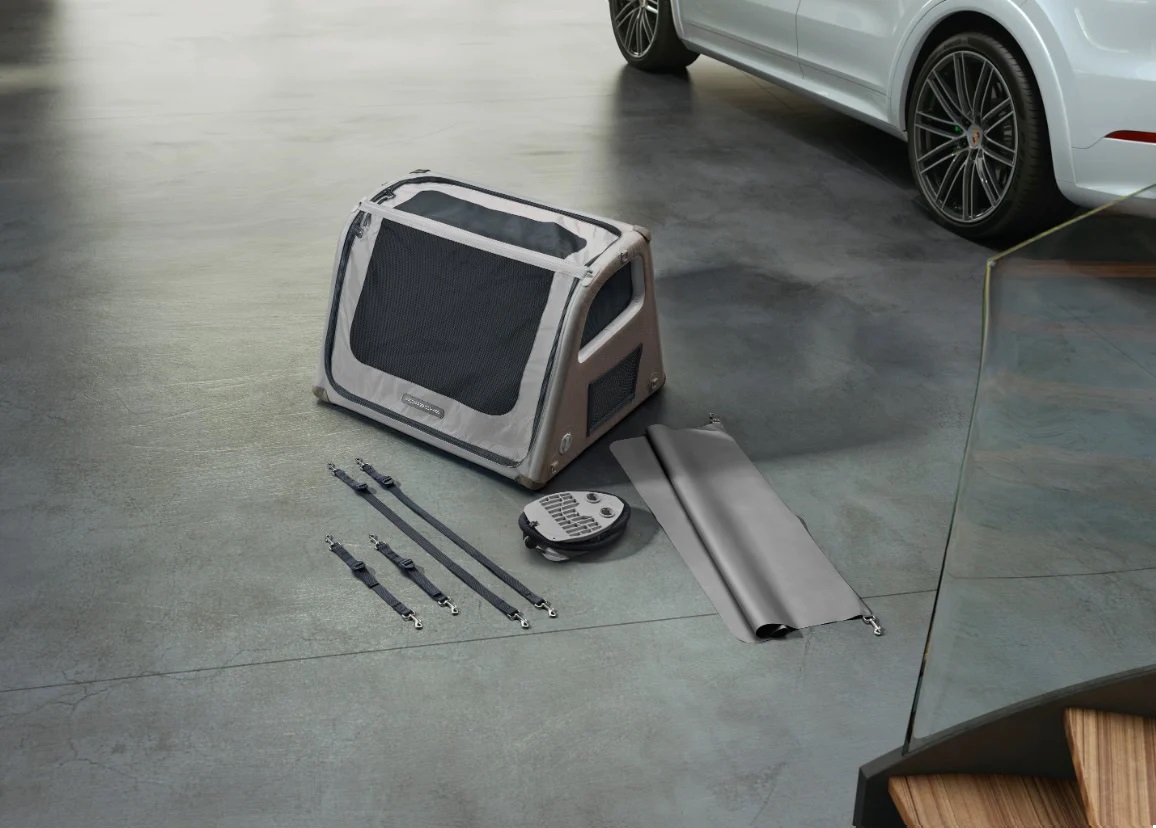 Dog Inflatable Box for Cargo - Cayenne & Macan. Porsche Doncaster ...