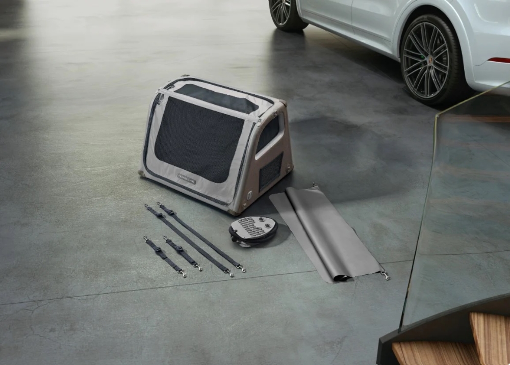 Dog Inflatable Box for Cargo - Cayenne & Macan. Porsche Doncaster ...