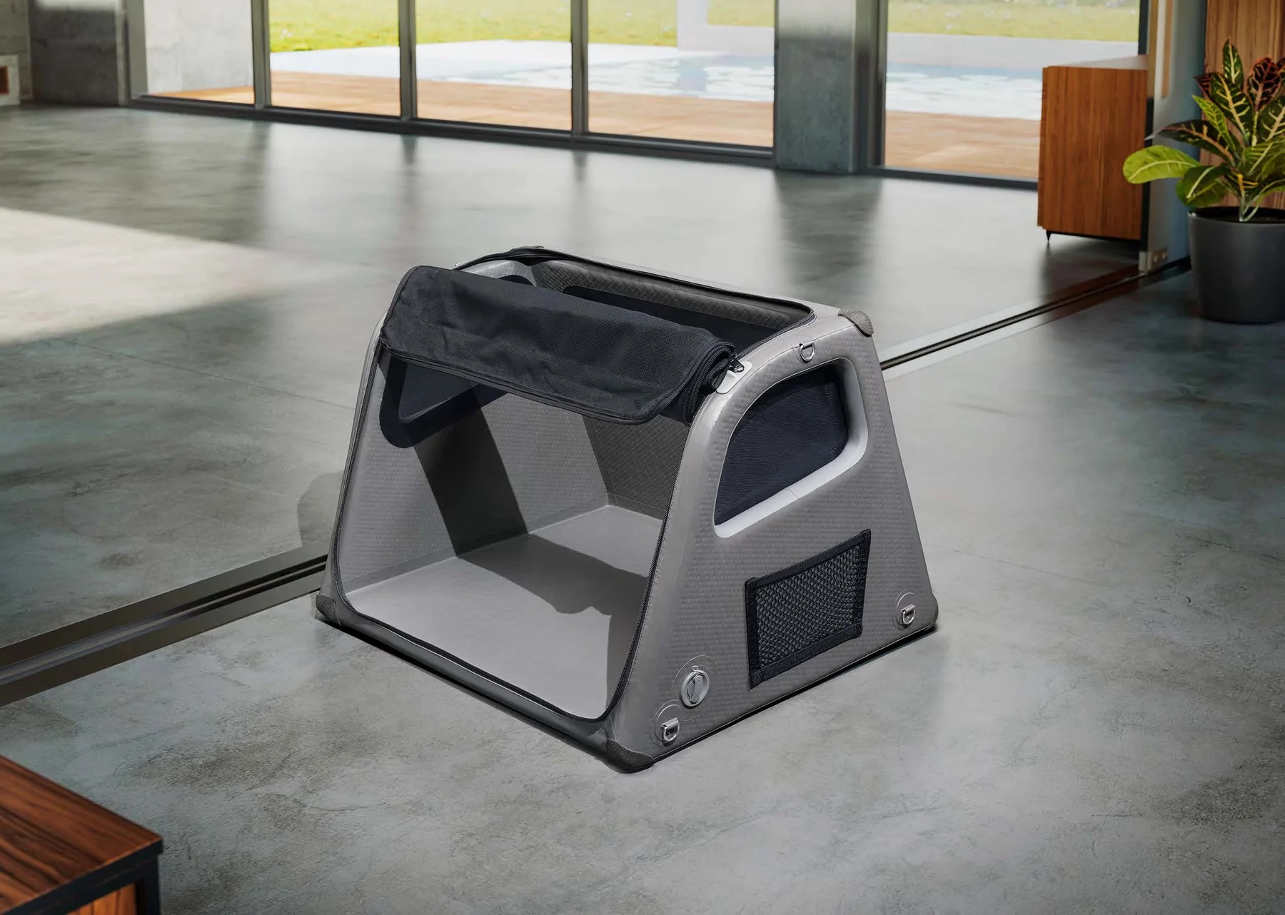 Dog Inflatable Box for Cargo - Cayenne & Macan. Porsche Doncaster ...