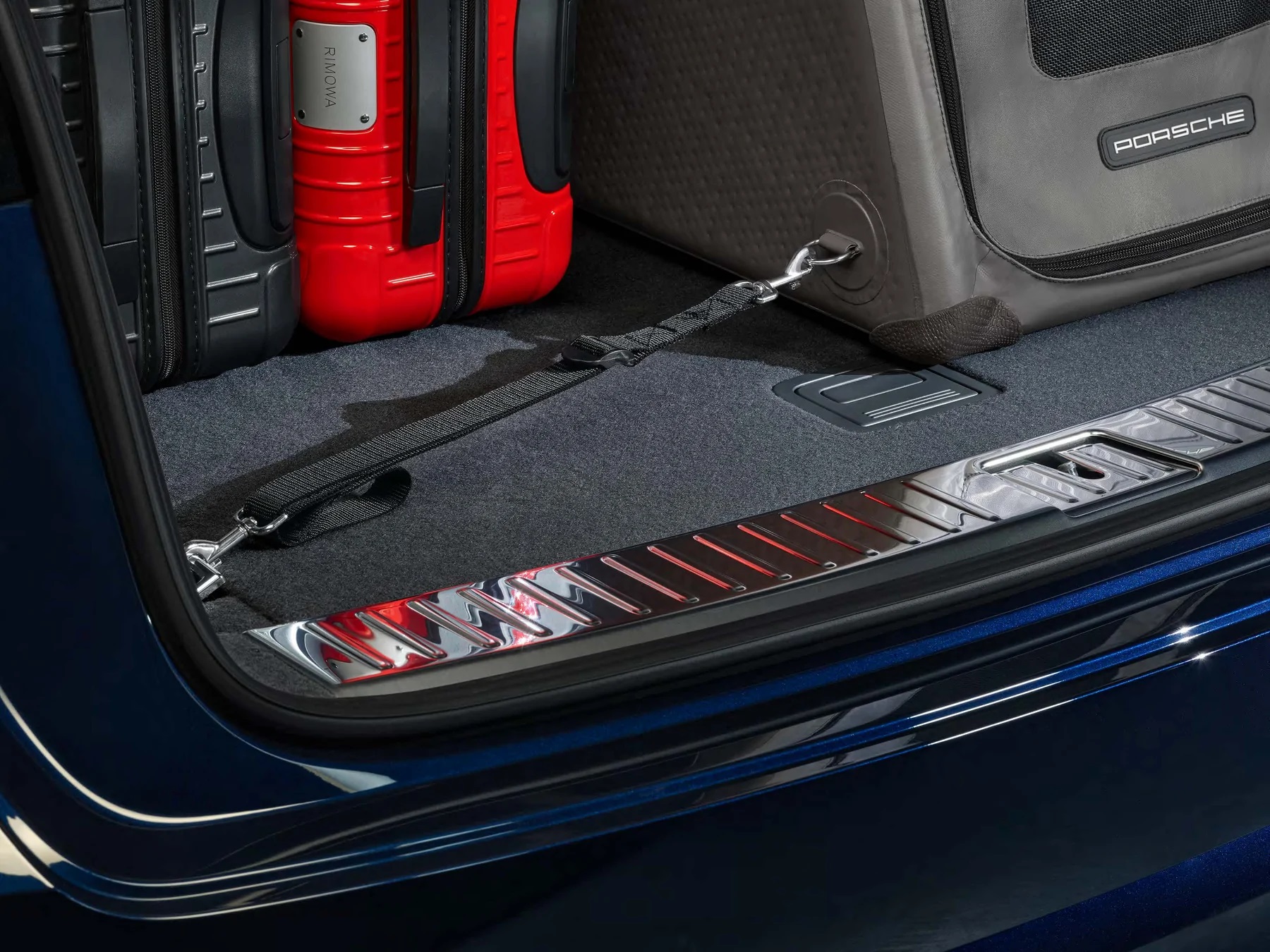 Dog Inflatable Box for Cargo - Cayenne & Macan. Porsche Doncaster ...