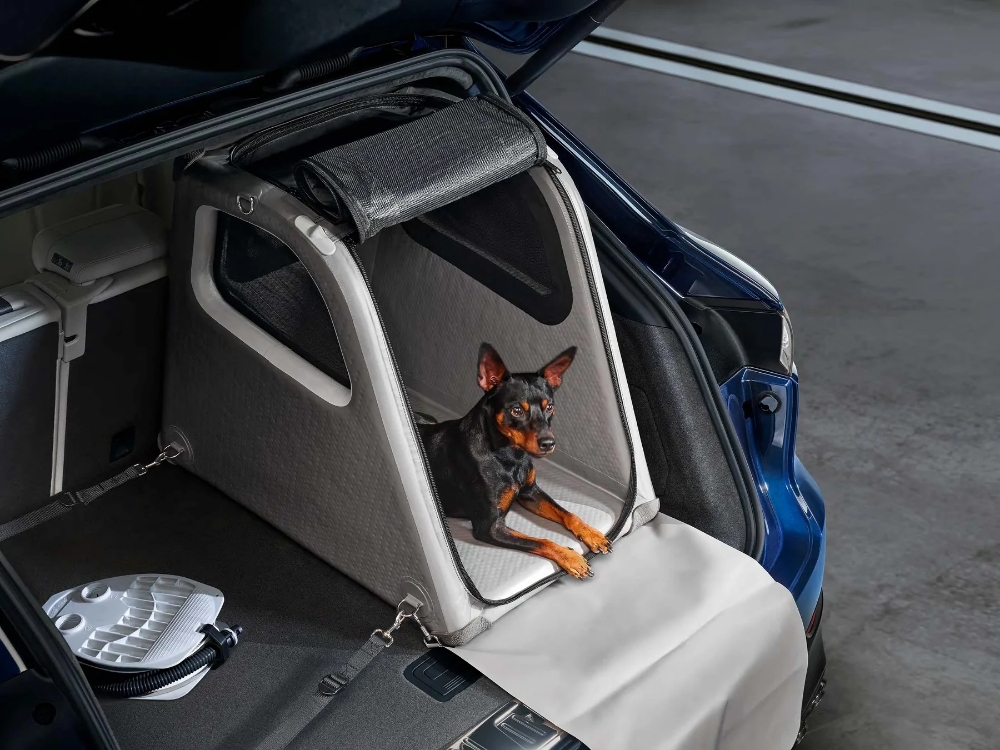 Dog Inflatable Box for Cargo - Cayenne & Macan. Porsche Doncaster ...